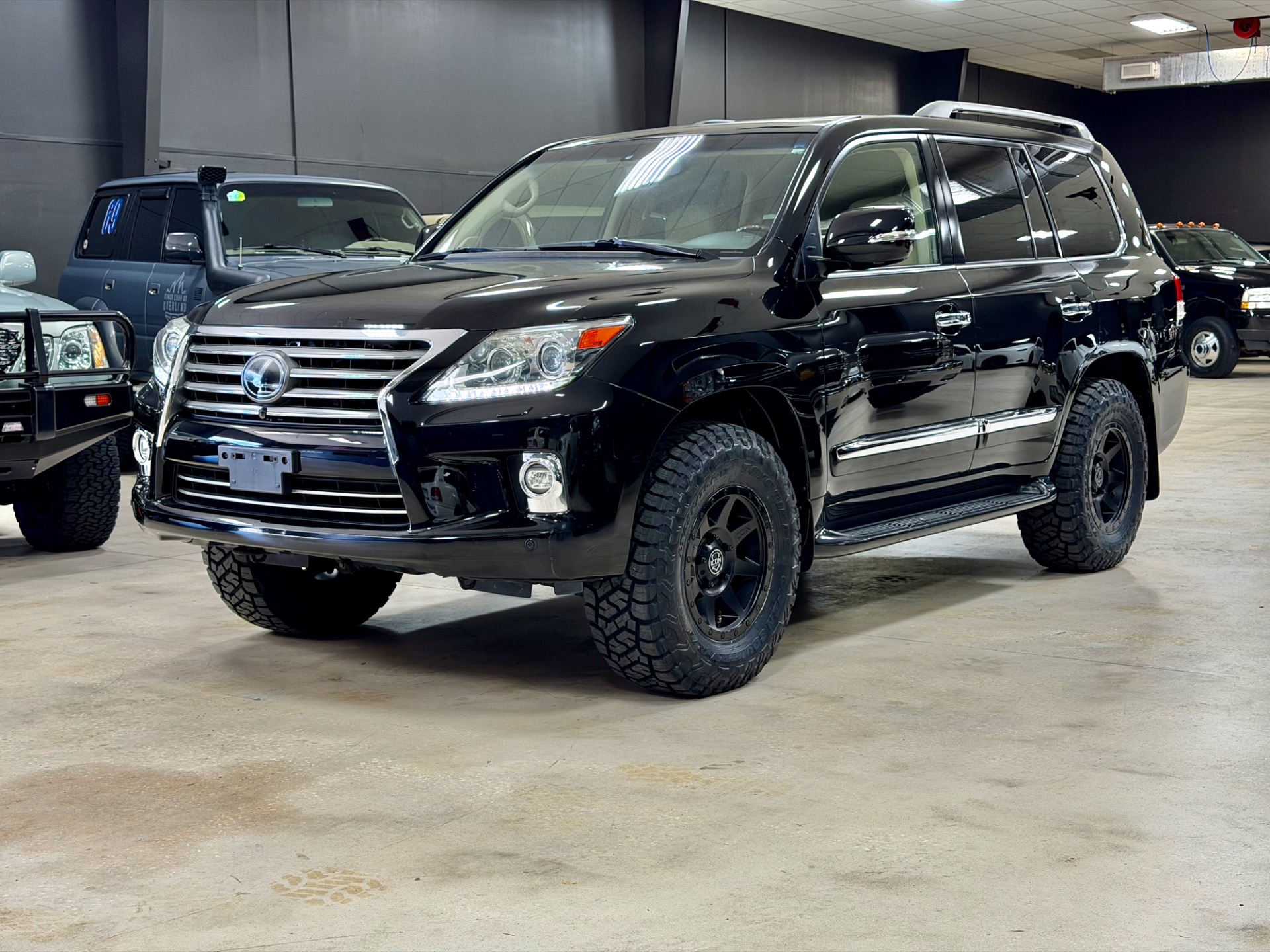 Used 2014 Lexus LX 570 EXCELLENT LOW MILES LIFT For Sale (Sold) | Kings ...